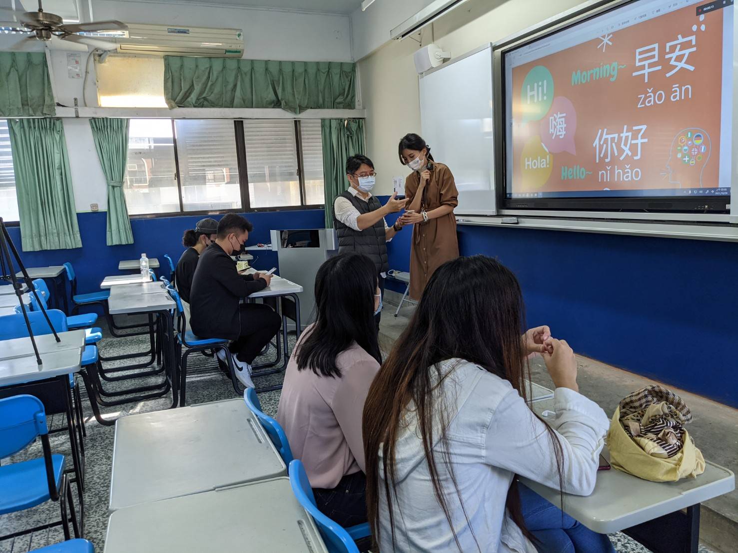 MUST Center for Teaching Chinese as a Second Language The Moments of ...