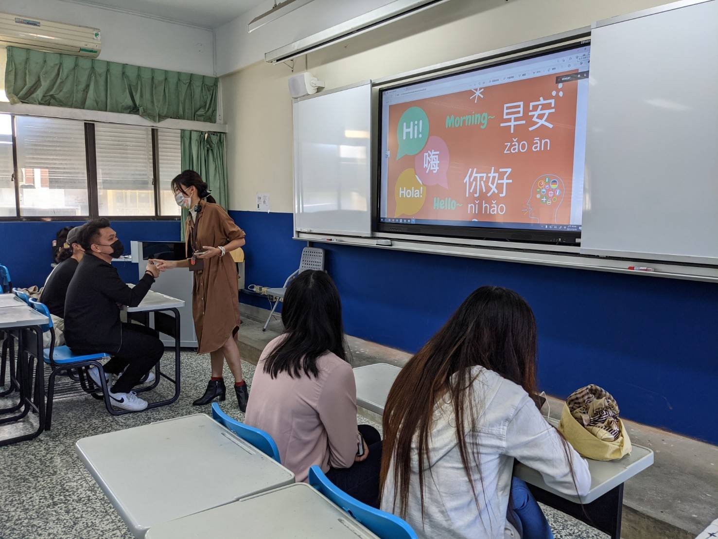 MUST Center for Teaching Chinese as a Second Language The Moments of ...