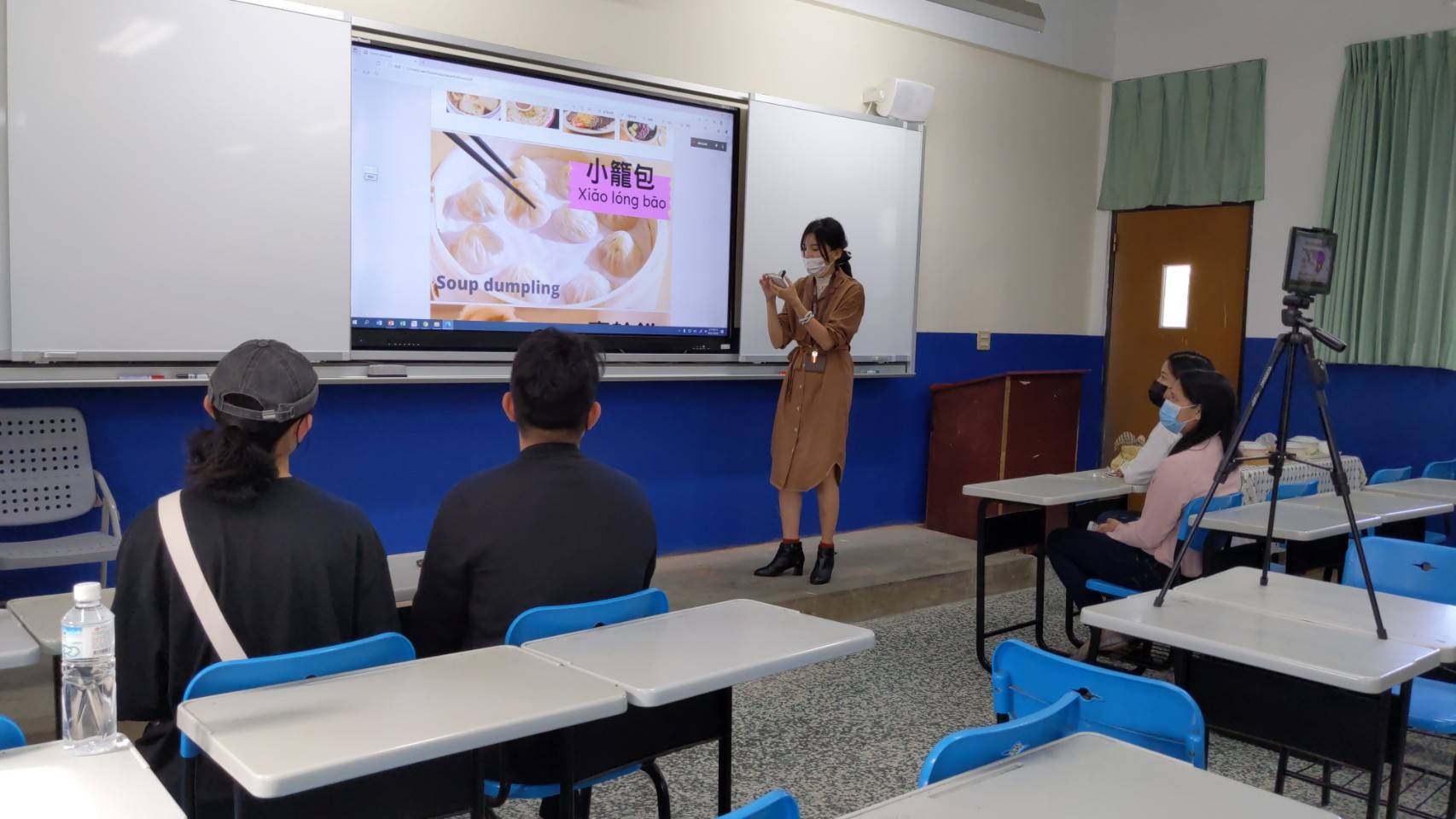 MUST Center for Teaching Chinese as a Second Language The Moments of ...